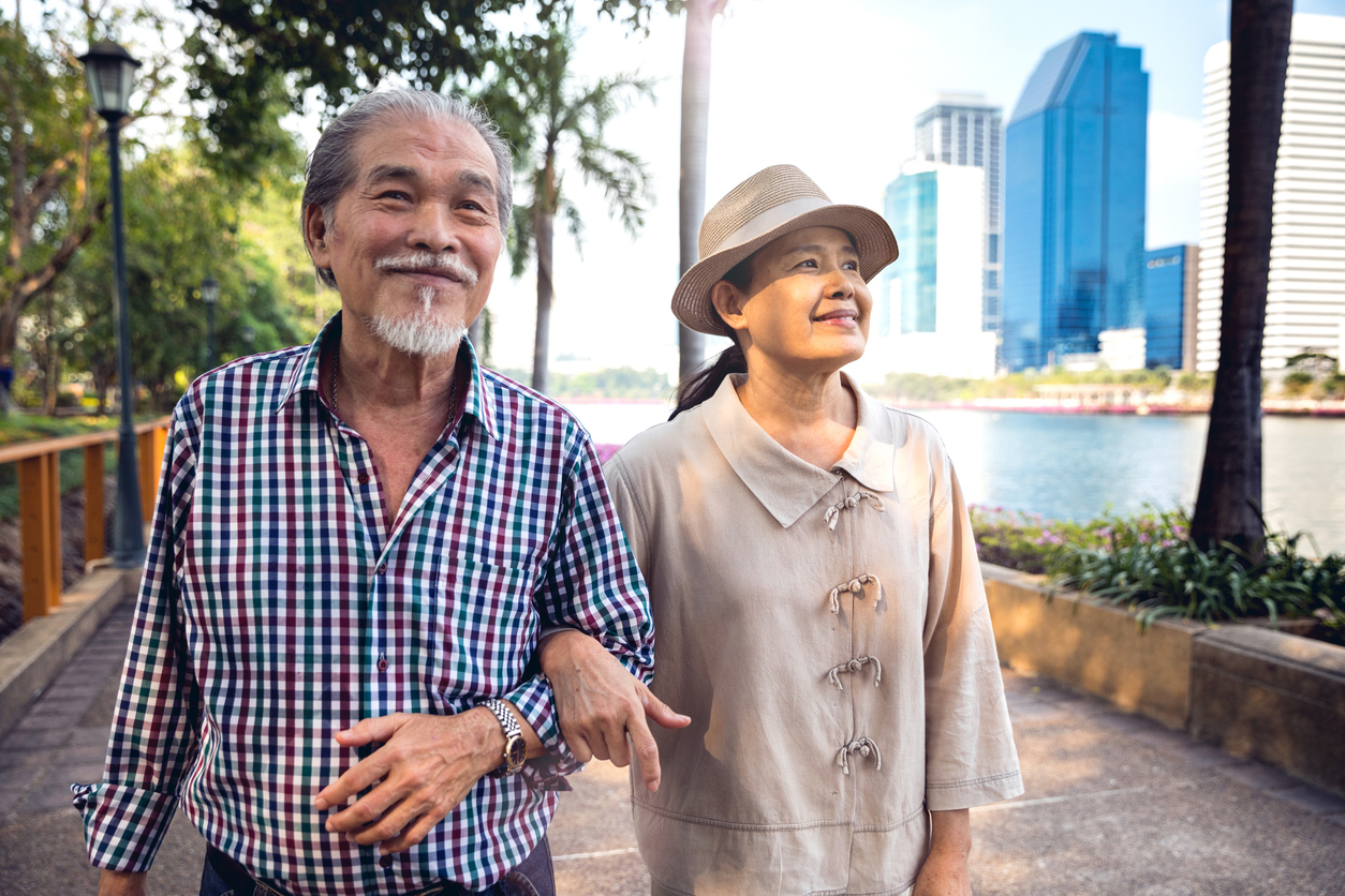 Where can you meet single people when you're over 60 | Maclynn US